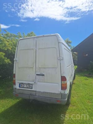 Balts Mercedes-Benz Sprinter 2001 Talsi, ar dzinēja tilpumu 2.20 L un nobraukumu 294 tūkst. km par 2550 €, foto 6 vietnē AUTOMOTO.COM.LV