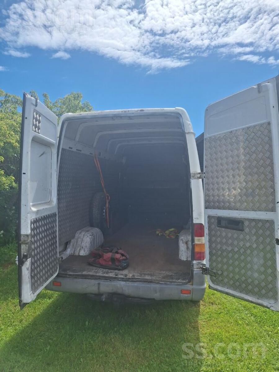 Balts Mercedes-Benz Sprinter 2001 Talsi, ar dzinēja tilpumu 2.20 L un nobraukumu 294 tūkst. km par 2550 €, foto 7 vietnē AUTOMOTO.COM.LV