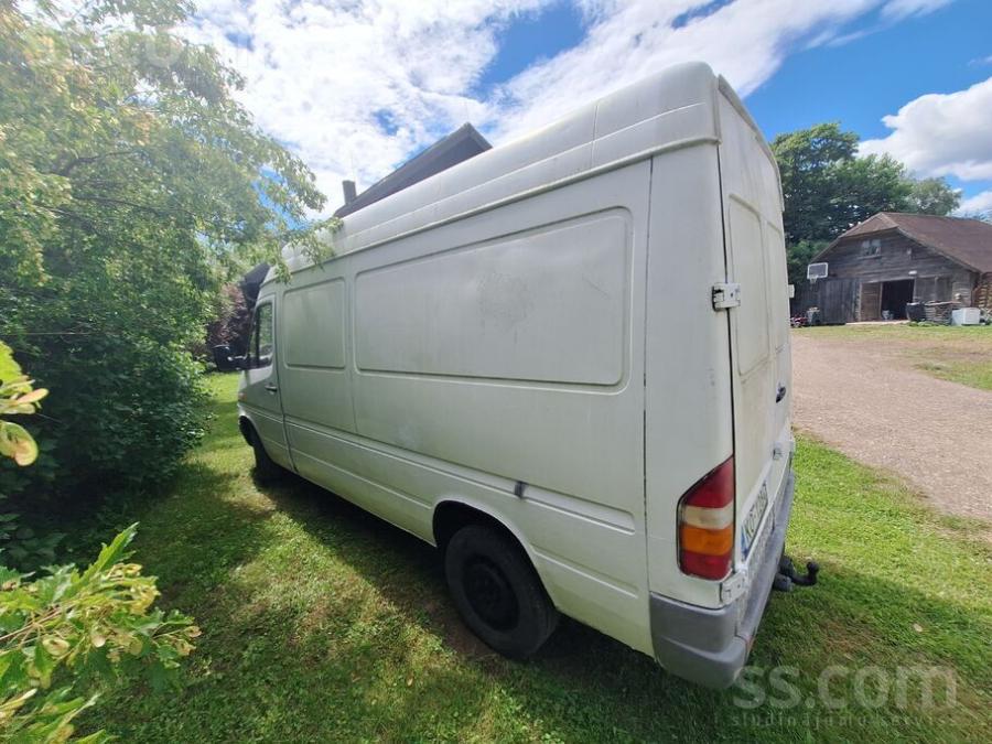 Balts Mercedes-Benz Sprinter 2001 Talsi, ar dzinēja tilpumu 2.20 L un nobraukumu 294 tūkst. km par 2550 €, foto 9 vietnē AUTOMOTO.COM.LV