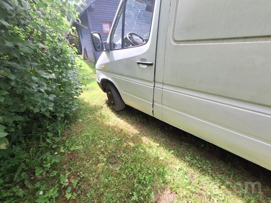 Balts Mercedes-Benz Sprinter 2001 Talsi, ar dzinēja tilpumu 2.20 L un nobraukumu 294 tūkst. km par 2550 €, foto 11 vietnē AUTOMOTO.COM.LV