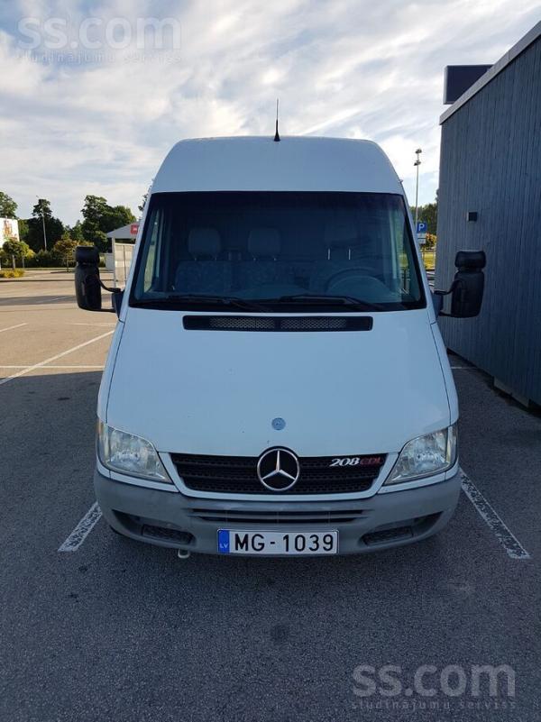 White Mercedes-Benz Sprinter 2006 in Ogre, with an engine capacity of 2.20 L and mileage of 233 thousand km for 8700 €, photo 1 on AUTOMOTO.COM.LV