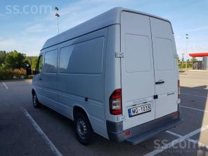 Balts Mercedes-Benz Sprinter 2006 Ogre, ar dzinēja tilpumu 2.20 L un nobraukumu 233 tūkst. km par 8700 €, foto 3 vietnē AUTOMOTO.COM.LV