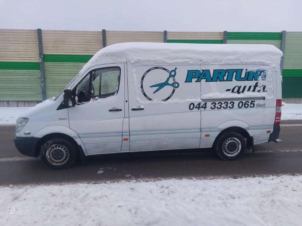 White Mercedes-Benz Sprinter 2010 in Kaunas, with an engine capacity of 2.14 L and mileage of 541 thousand km for 5750 €, photo 4 on AUTOMOTO.COM.LV