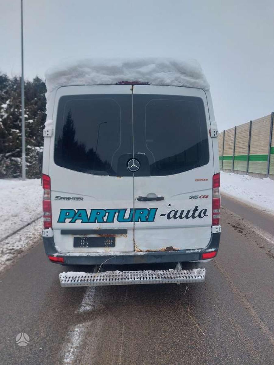 White Mercedes-Benz Sprinter 2010 in Kaunas, with an engine capacity of 2.14 L and mileage of 541 thousand km for 5750 €, photo 7 on AUTOMOTO.COM.LV