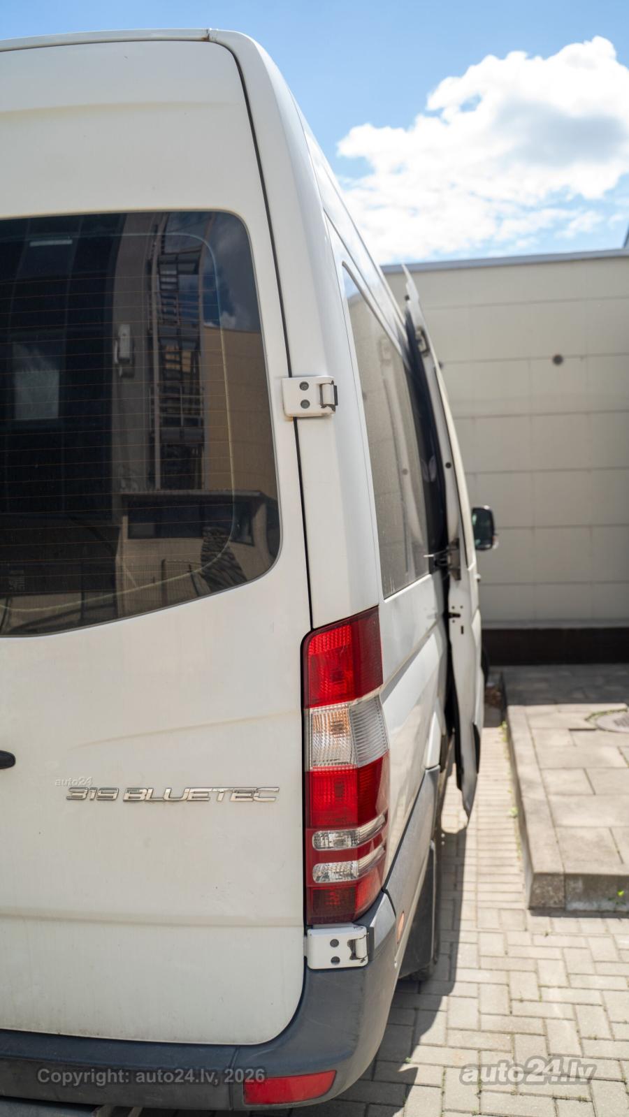 White Mercedes-Benz Sprinter 2015 in Kaunas, with an engine capacity of 11.00 L and mileage of 388 thousand km for 14000 €, photo 3 on AUTOMOTO.COM.LV