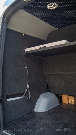 White Mercedes-Benz Sprinter 2015 in Kaunas, with an engine capacity of 11.00 L and mileage of 388 thousand km for 14000 €, photo 4 on AUTOMOTO.COM.LV