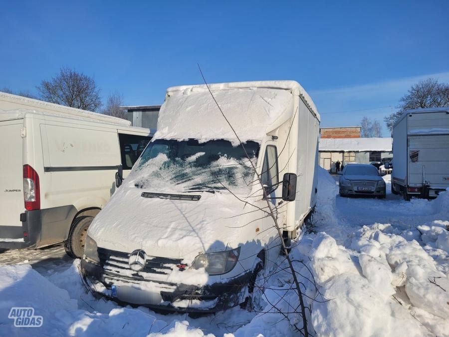 White Mercedes-Benz Sprinter 2001 in Vilnius, with an engine capacity of 2.20 L and mileage of 300 thousand km for 2200 €, photo 2 on AUTOMOTO.COM.LV