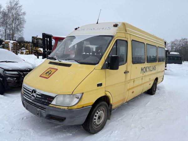 Yellow Mercedes-Benz Sprinter 2001 in Kelme, with an engine capacity of 2.20 L and mileage of 300 thousand km for 1650 €, photo 3 on AUTOMOTO.COM.LV