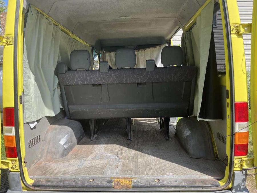 Dzeltens Mercedes-Benz Sprinter 2001 Viļņa, ar dzinēja tilpumu 2.15 L un nobraukumu 284 tūkst. km par 4000 €, foto 47 vietnē AUTOMOTO.COM.LV