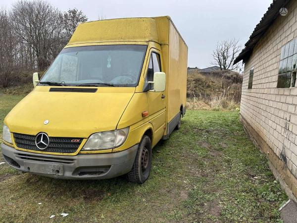 Dzeltens Mercedes-Benz Sprinter 2003 Viļņa, ar dzinēja tilpumu 2.10 L un nobraukumu 300 tūkst. km par 1800 €, foto 1 vietnē AUTOMOTO.COM.LV