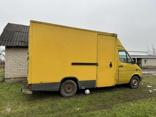 Dzeltens Mercedes-Benz Sprinter 2003 Viļņa, ar dzinēja tilpumu 2.10 L un nobraukumu 300 tūkst. km par 1800 €, foto 3 vietnē AUTOMOTO.COM.LV