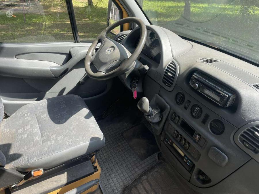 Yellow Mercedes-Benz Sprinter 2005 in Vilnius, with an engine capacity of 2.20 L and mileage of 210 thousand km for 5900 €, photo 6 on AUTOMOTO.COM.LV