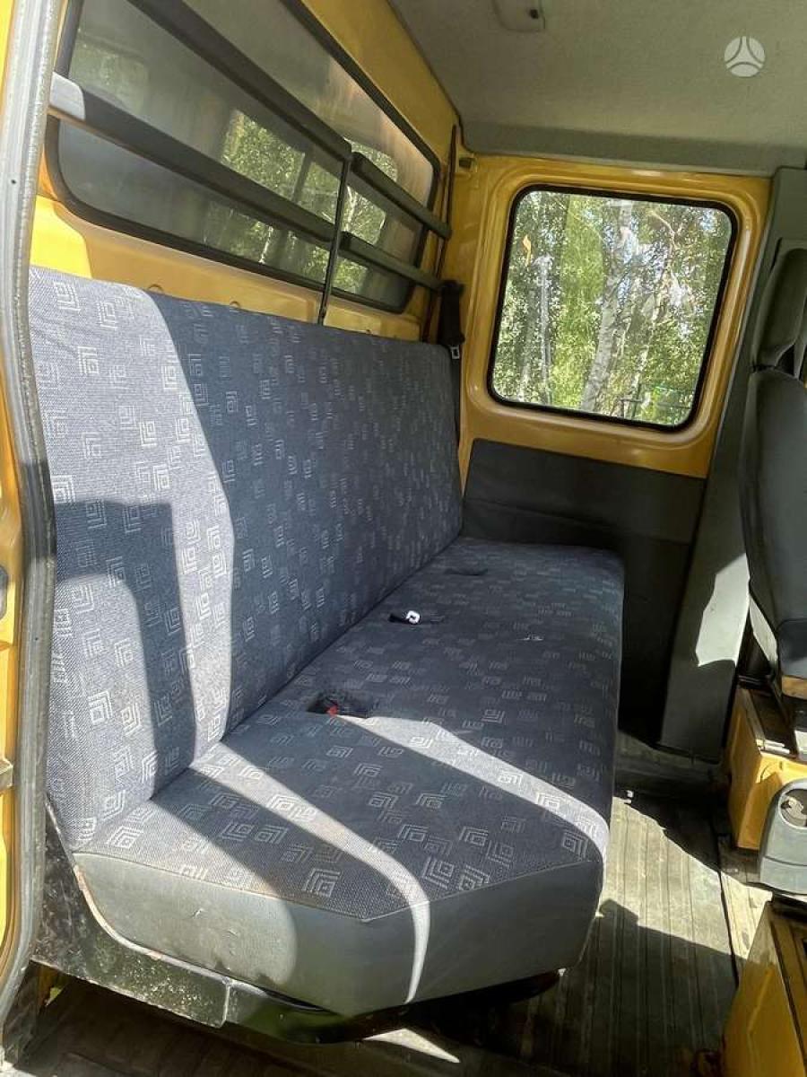 Yellow Mercedes-Benz Sprinter 2005 in Vilnius, with an engine capacity of 2.20 L and mileage of 210 thousand km for 5900 €, photo 13 on AUTOMOTO.COM.LV