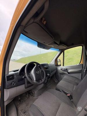 Dzeltens Mercedes-Benz Sprinter 2007 Viļņa, ar dzinēja tilpumu 2.20 L un nobraukumu 412 tūkst. km par 6900 €, foto 9 vietnē AUTOMOTO.COM.LV