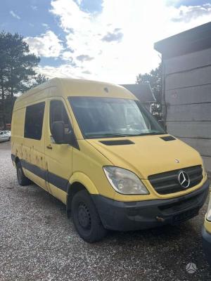 Yellow Mercedes-Benz Sprinter 2007 in Jurbarkas, with an engine capacity of 2.15 L and mileage of 400 thousand km for 1500 €, photo 1 on AUTOMOTO.COM.LV