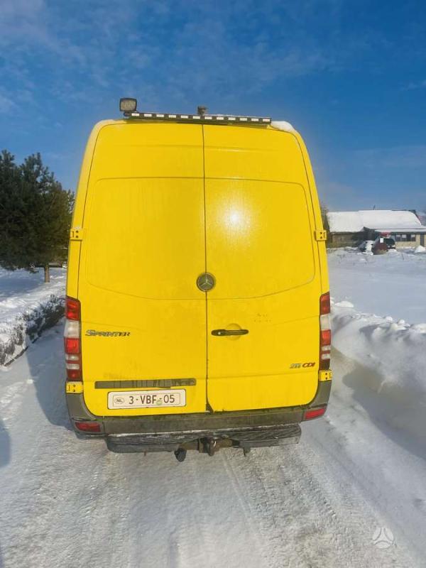 Yellow Mercedes-Benz Sprinter 2009 in Vilnius, with an engine capacity of 2.15 L and mileage of 232 thousand km for 5200 €, photo 5 on AUTOMOTO.COM.LV