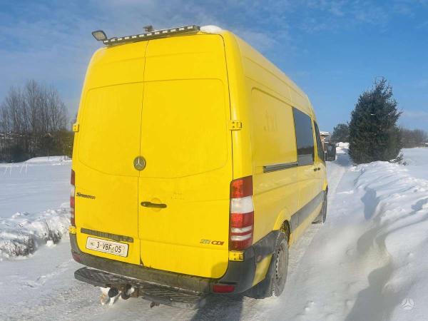 Yellow Mercedes-Benz Sprinter 2009 in Vilnius, with an engine capacity of 2.15 L and mileage of 232 thousand km for 5200 €, photo 6 on AUTOMOTO.COM.LV