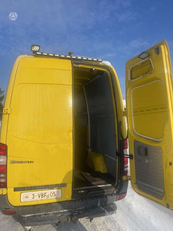 Yellow Mercedes-Benz Sprinter 2009 in Vilnius, with an engine capacity of 2.15 L and mileage of 232 thousand km for 5200 €, photo 7 on AUTOMOTO.COM.LV