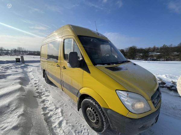 Yellow Mercedes-Benz Sprinter 2009 in Vilnius, with an engine capacity of 2.15 L and mileage of 232 thousand km for 5200 €, photo 10 on AUTOMOTO.COM.LV