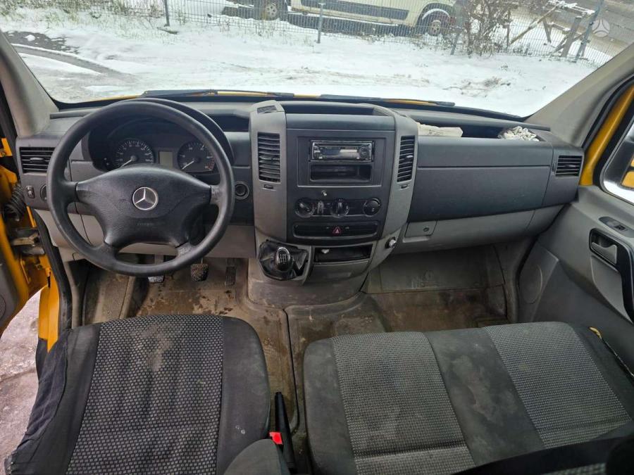 Yellow Mercedes-Benz Sprinter 2010 in Vilnius, with an engine capacity of 2.90 L and mileage of 400 thousand km for 4800 €, photo 9 on AUTOMOTO.COM.LV