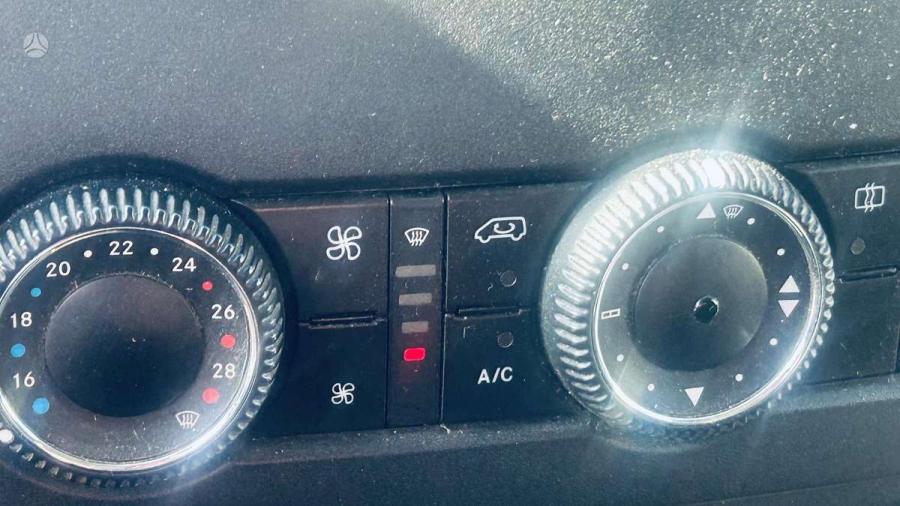 Dzeltens Mercedes-Benz Sprinter 2010 Viļņa, ar dzinēja tilpumu 2.99 L un nobraukumu 499 tūkst. km par 12000 €, foto 21 vietnē AUTOMOTO.COM.LV