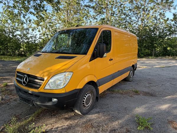 Yellow Mercedes-Benz Sprinter 2011 in Vilnius, with an engine capacity of 2.10 L and mileage of 290 thousand km for 3800 €, photo 1 on AUTOMOTO.COM.LV