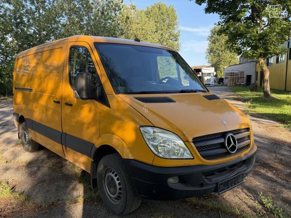 Yellow Mercedes-Benz Sprinter 2011 in Vilnius, with an engine capacity of 2.10 L and mileage of 290 thousand km for 3800 €, photo 2 on AUTOMOTO.COM.LV