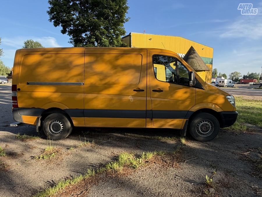 Yellow Mercedes-Benz Sprinter 2011 in Vilnius, with an engine capacity of 2.10 L and mileage of 290 thousand km for 3800 €, photo 4 on AUTOMOTO.COM.LV
