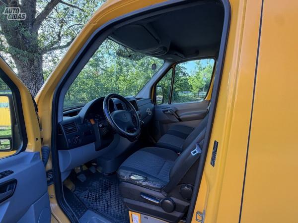 Yellow Mercedes-Benz Sprinter 2011 in Vilnius, with an engine capacity of 2.10 L and mileage of 290 thousand km for 3800 €, photo 8 on AUTOMOTO.COM.LV