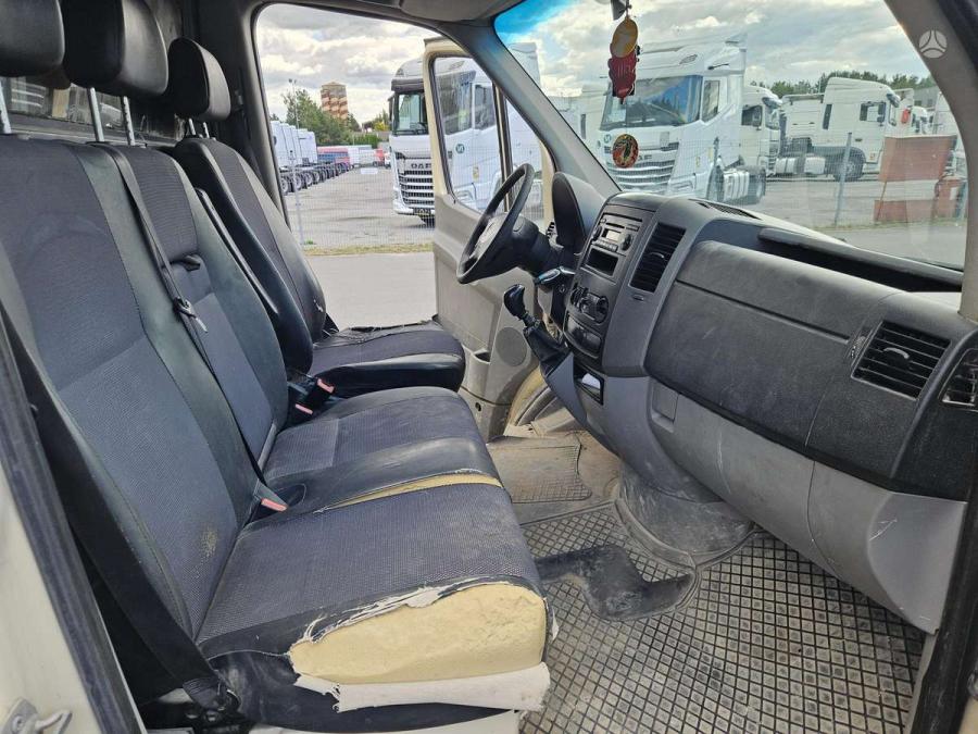 Dzeltens Mercedes-Benz Sprinter 2011 Viļņa, ar dzinēja tilpumu 2.15 L un nobraukumu 278 tūkst. km par 3150 €, foto 12 vietnē AUTOMOTO.COM.LV