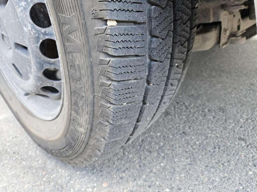 Dzeltens Mercedes-Benz Sprinter 2011 Viļņa, ar dzinēja tilpumu 2.15 L un nobraukumu 278 tūkst. km par 3150 €, foto 17 vietnē AUTOMOTO.COM.LV