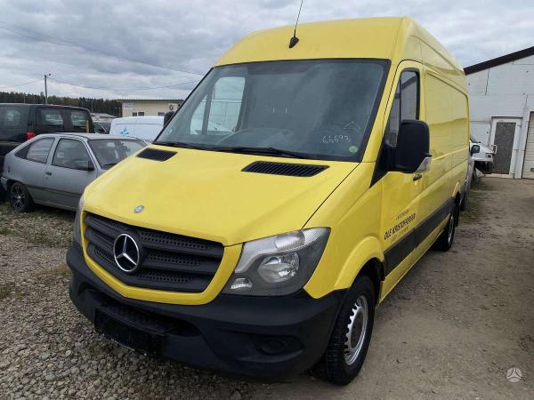 Yellow Mercedes-Benz Sprinter 2013 in Vilnius, with an engine capacity of 3.00 L and mileage of 273 thousand km for 4950 €, photo 5 on AUTOMOTO.COM.LV