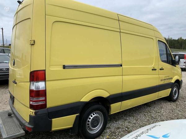Yellow Mercedes-Benz Sprinter 2013 in Vilnius, with an engine capacity of 3.00 L and mileage of 273 thousand km for 4950 €, photo 6 on AUTOMOTO.COM.LV