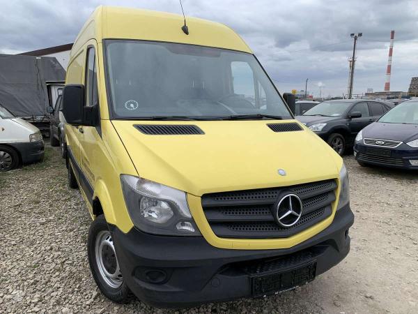 Yellow Mercedes-Benz Sprinter 2013 in Vilnius, with an engine capacity of 3.00 L and mileage of 273 thousand km for 4950 €, photo 8 on AUTOMOTO.COM.LV