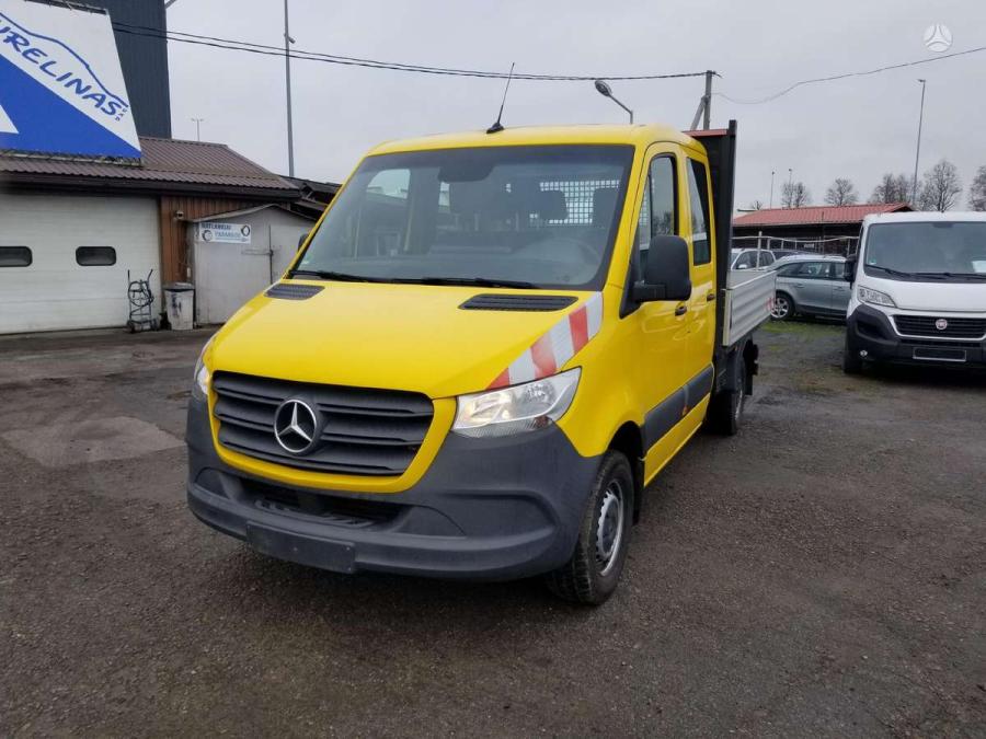 Yellow Mercedes-Benz Sprinter 2020 in Kaunas, with an engine capacity of 2.14 L and mileage of 248 thousand km for 18850 €, photo 1 on AUTOMOTO.COM.LV