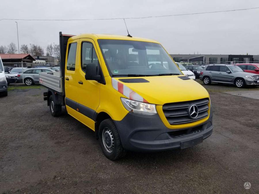 Yellow Mercedes-Benz Sprinter 2020 in Kaunas, with an engine capacity of 2.14 L and mileage of 248 thousand km for 18850 €, photo 4 on AUTOMOTO.COM.LV