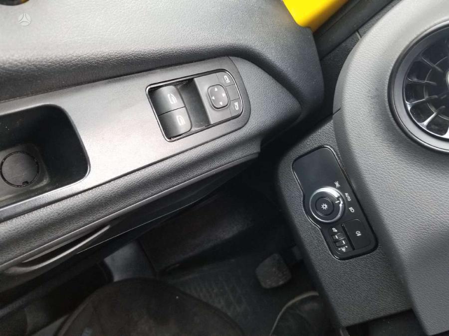 Yellow Mercedes-Benz Sprinter 2020 in Kaunas, with an engine capacity of 2.14 L and mileage of 248 thousand km for 18850 €, photo 15 on AUTOMOTO.COM.LV