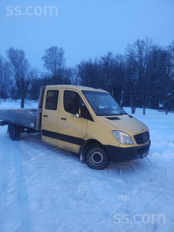 Yellow Mercedes-Benz Sprinter 2006 in Ogre, with an engine capacity of 2.20 L and mileage of 242 thousand km for 7000 €, photo 3 on AUTOMOTO.COM.LV
