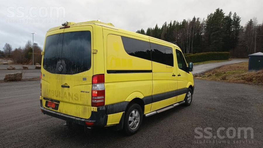 Yellow Mercedes-Benz Sprinter 2017 in Bauska, with an engine capacity of 3.00 L and mileage of 372 thousand km for 12000 €, photo 4 on AUTOMOTO.COM.LV