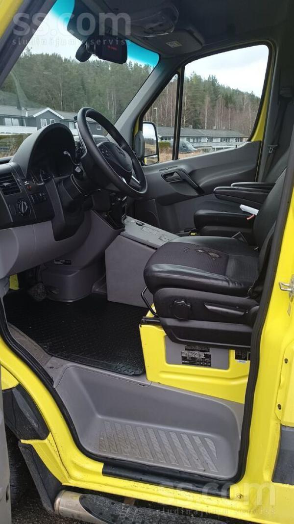 Yellow Mercedes-Benz Sprinter 2017 in Bauska, with an engine capacity of 3.00 L and mileage of 372 thousand km for 12000 €, photo 6 on AUTOMOTO.COM.LV