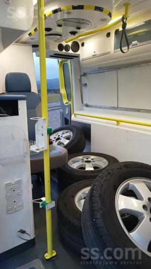Yellow Mercedes-Benz Sprinter 2017 in Bauska, with an engine capacity of 3.00 L and mileage of 372 thousand km for 12000 €, photo 11 on AUTOMOTO.COM.LV