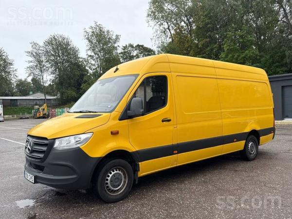 Mercedes-Benz Sprinter 2018 in Tallinn on AUTOMOTO.COM.LV Yellow Mercedes-Benz Sprinter 2018 in Tallinn, with an engine capacity of 2.10 L and mileage of 196 thousand km for 12490 €, photo 4 on AUTOMOTO.COM.LV