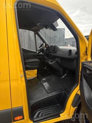 Dzeltens Mercedes-Benz Sprinter 2018 Tallina, ar dzinēja tilpumu 2.10 L un nobraukumu 196 tūkst. km par 12490 €, foto 18 vietnē AUTOMOTO.COM.LV