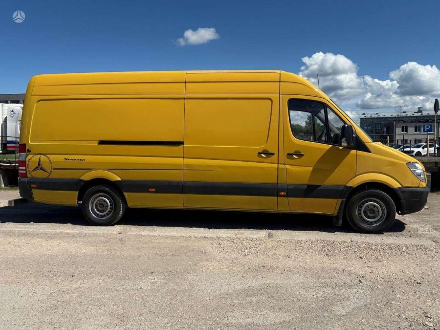 Yellow Mercedes-Benz Sprinter 2011 in Riga, with an engine capacity of 0.00 L and mileage of 239 thousand km for 7500 €, photo 7 on AUTOMOTO.COM.LV