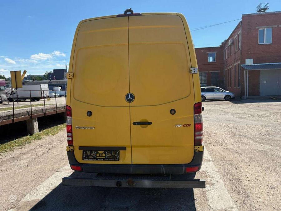 Yellow Mercedes-Benz Sprinter 2011 in Riga, with an engine capacity of 0.00 L and mileage of 239 thousand km for 7500 €, photo 11 on AUTOMOTO.COM.LV