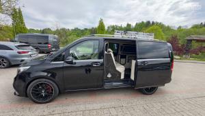 Black Mercedes-Benz V 220 2019 in Vilnius, with an engine capacity of 2.10 L and mileage of 285 thousand km for 45000 €, photo 4 on AUTOMOTO.COM.LV