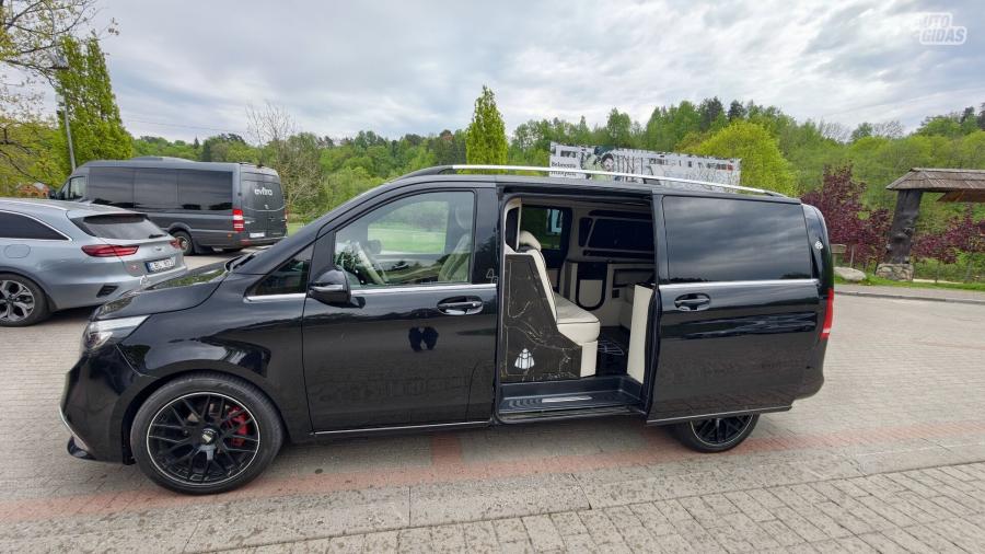 Black Mercedes-Benz V 220 2019 in Vilnius, with an engine capacity of 2.10 L and mileage of 285 thousand km for 45000 €, photo 4 on AUTOMOTO.COM.LV