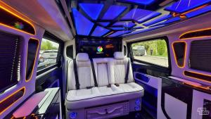 Black Mercedes-Benz V 220 2019 in Vilnius, with an engine capacity of 2.10 L and mileage of 285 thousand km for 45000 €, photo 13 on AUTOMOTO.COM.LV