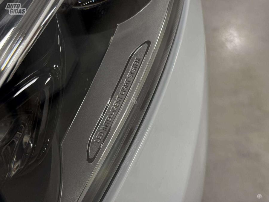 White Mercedes-Benz V 220 2017 in Klaipeda, with an engine capacity of 2.10 L and mileage of 342 thousand km for 24950 €, photo 35 on AUTOMOTO.COM.LV