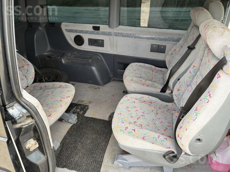 Black Mercedes-Benz v-230 1996 in Balvi, with an engine capacity of 2.30 L and mileage of 338 thousand km for 1600 €, photo 10 on AUTOMOTO.COM.LV